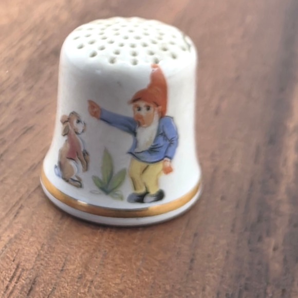 Other | Vintage Ceramic Thimble Gnome And Bunny Rabbit Figurine Sewing ...